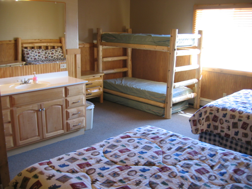 Quaker Ridge | Spring, Winter & Fall Retreat Lodging | Woodland Park CO